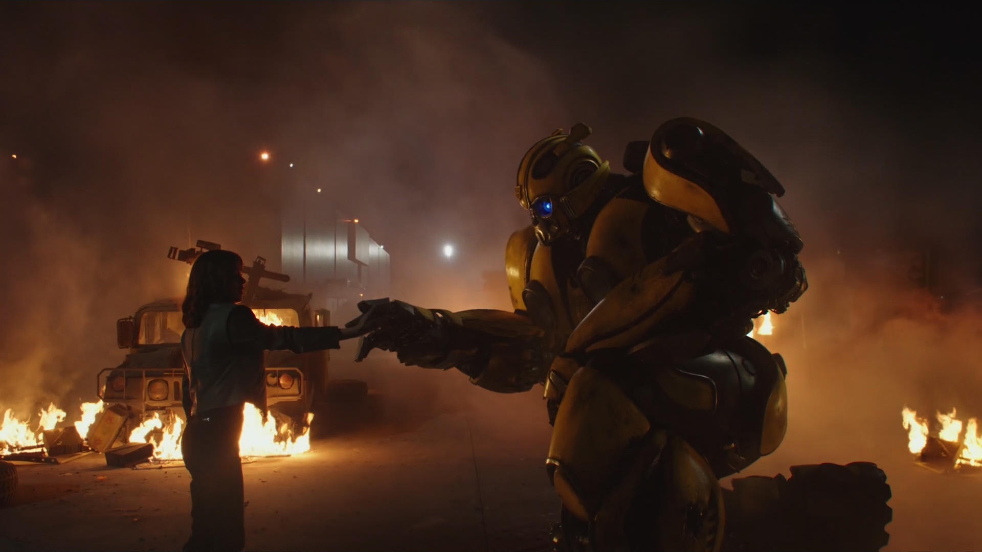 电影《大黄蜂》剧照桌面壁纸壁纸电影《大黄蜂》剧照桌面壁纸壁纸图片_桌面壁纸图片_壁纸下载-元气壁纸